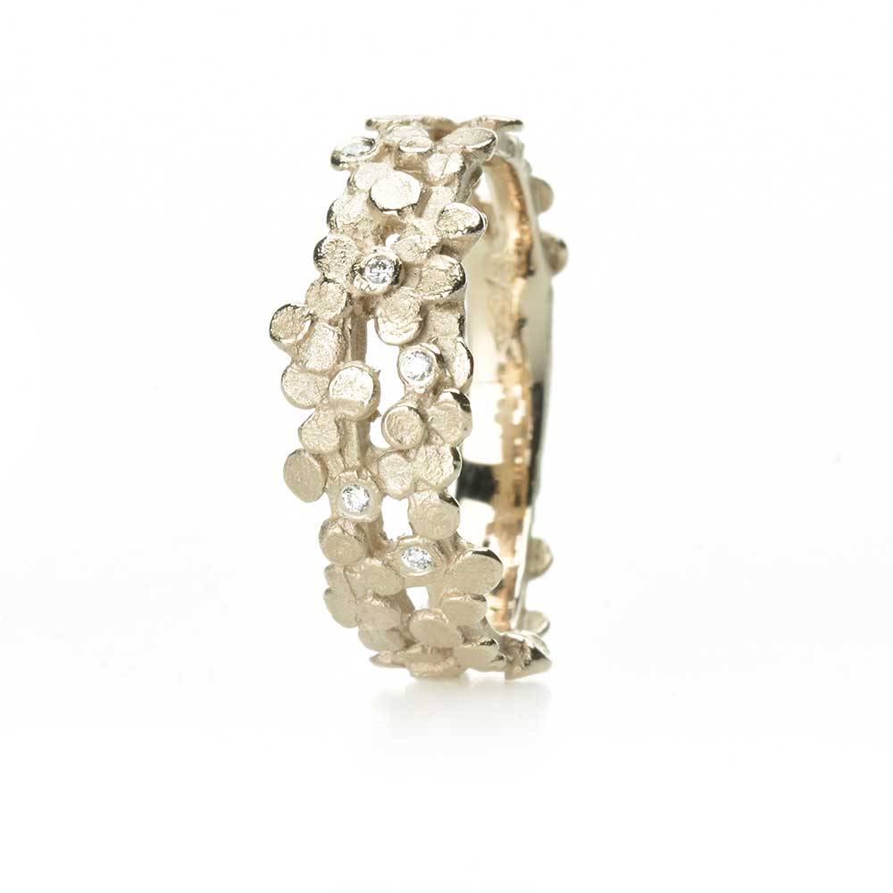 Gouden ring met schijfjes en diamanten | Wim Meeussen goudsmederij ...